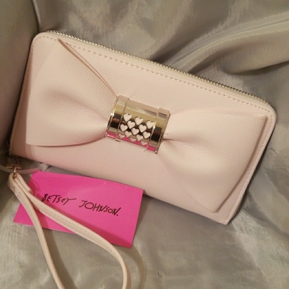 Betsey Johnson | Bags | Betsey Johnson Blush Pink Bow Wallet | Poshmark